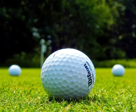 Sự thật về quả bóng golf đầu tiên xuất hiện trên Mặt Trăng